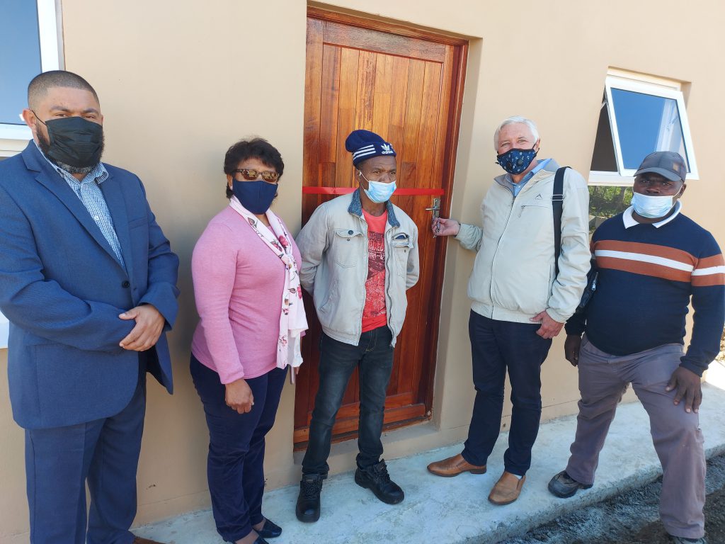 Mayor visits new Thembalethu homeowner - George Municipality