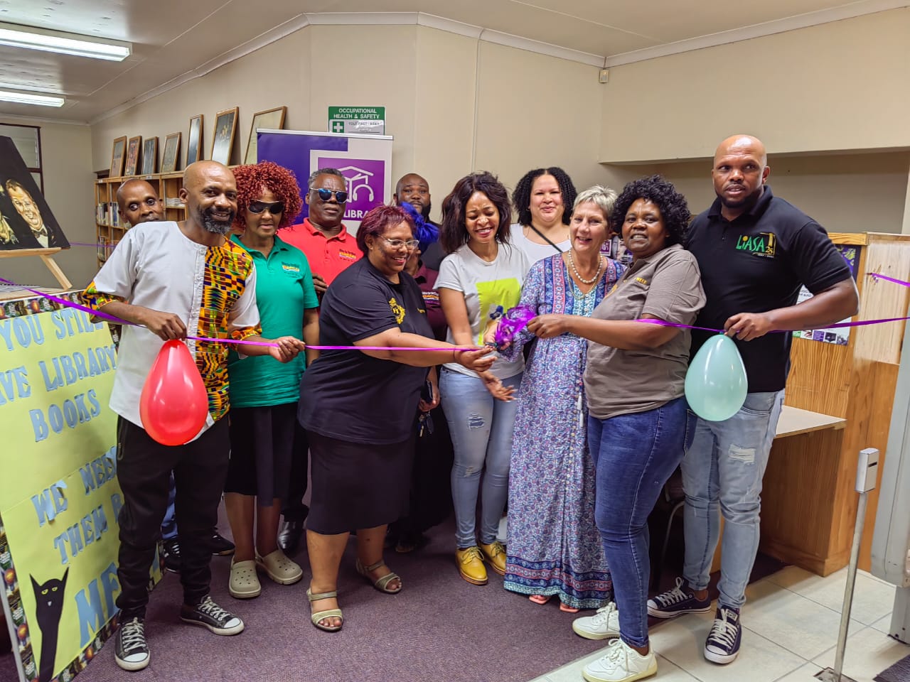 Minister of Cultural Affairs opens Thembalethu Mini library for the ...