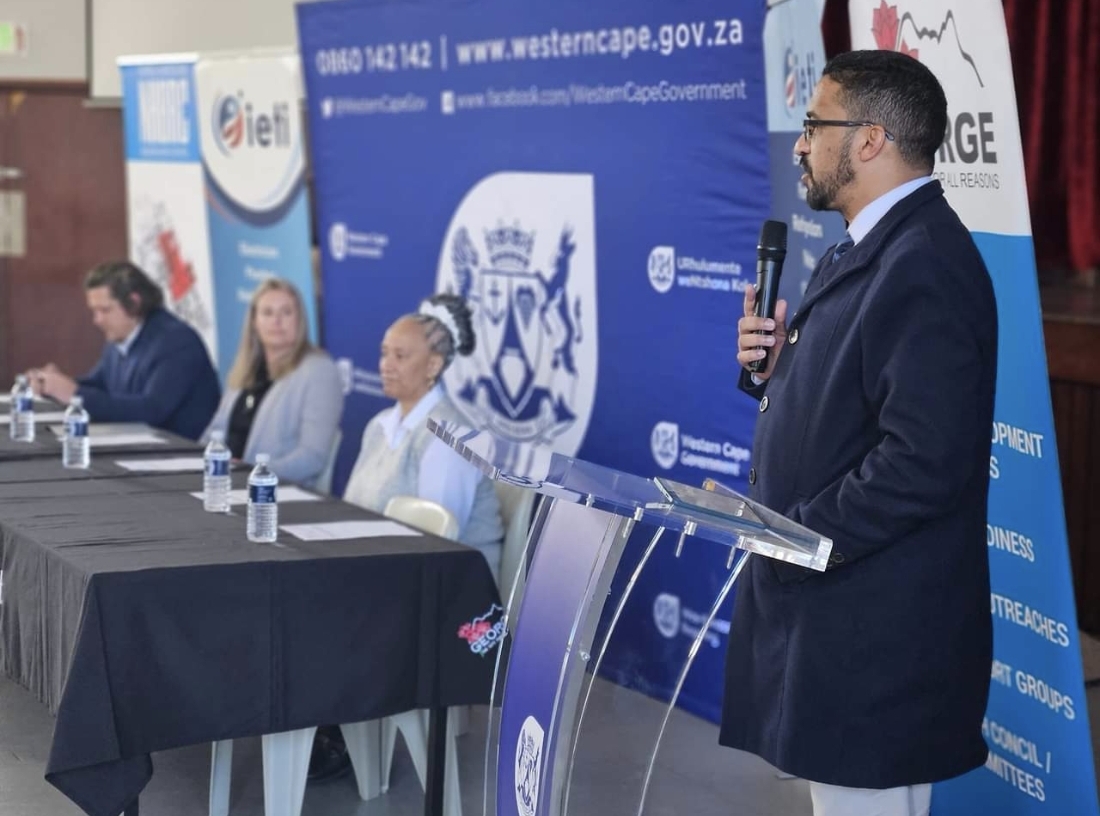 Certificates Awarded to Participants of the Community House Building ...